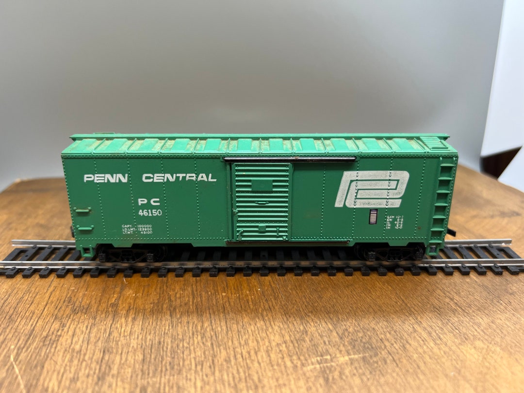 HO Scale Penn Central 40' Boxcar by Mantua #46150/no Box - Etsy