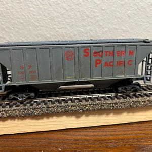 HO Scale Union Pacific Two Bay Hopper by Athearn #576/no Box - Etsy
