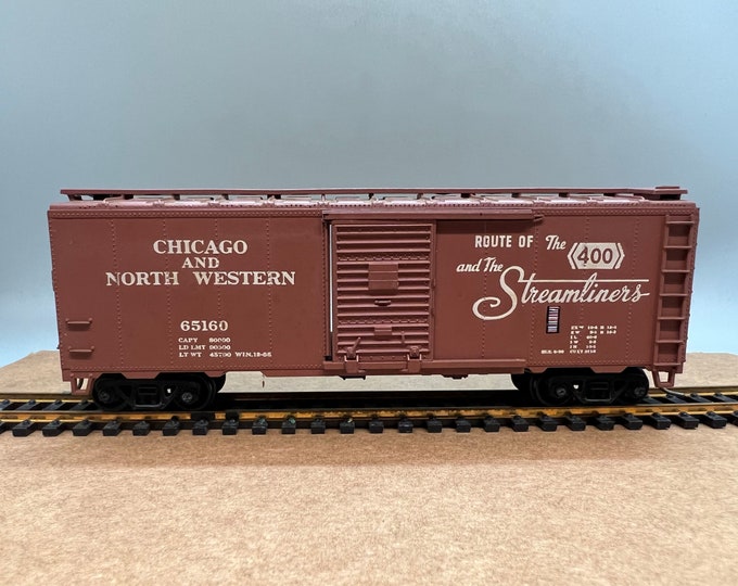 HO Scale Chicago and Northwestern 40' Boxcar by Athearn #65160/no Box ...