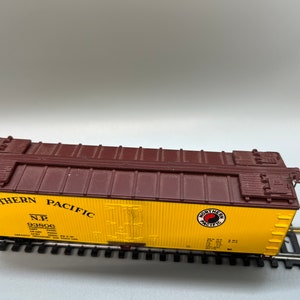 HO Scale Northern Pacific Wooden Reefer Replica by Athearn 93806/no Box ...
