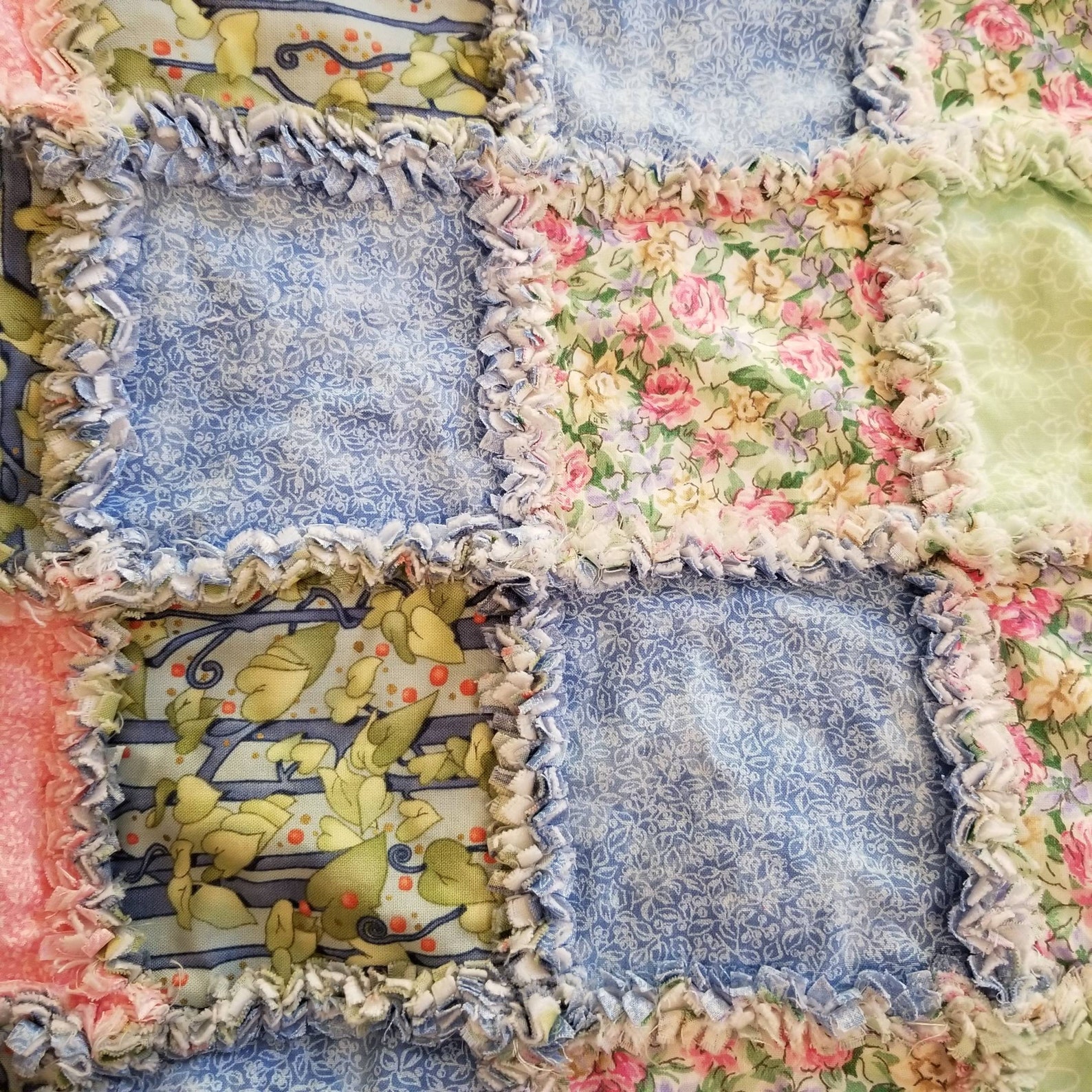 Sweet Floral Print Rag Quilt, Shabby Chic-ness!! Lap Size/christmas ...