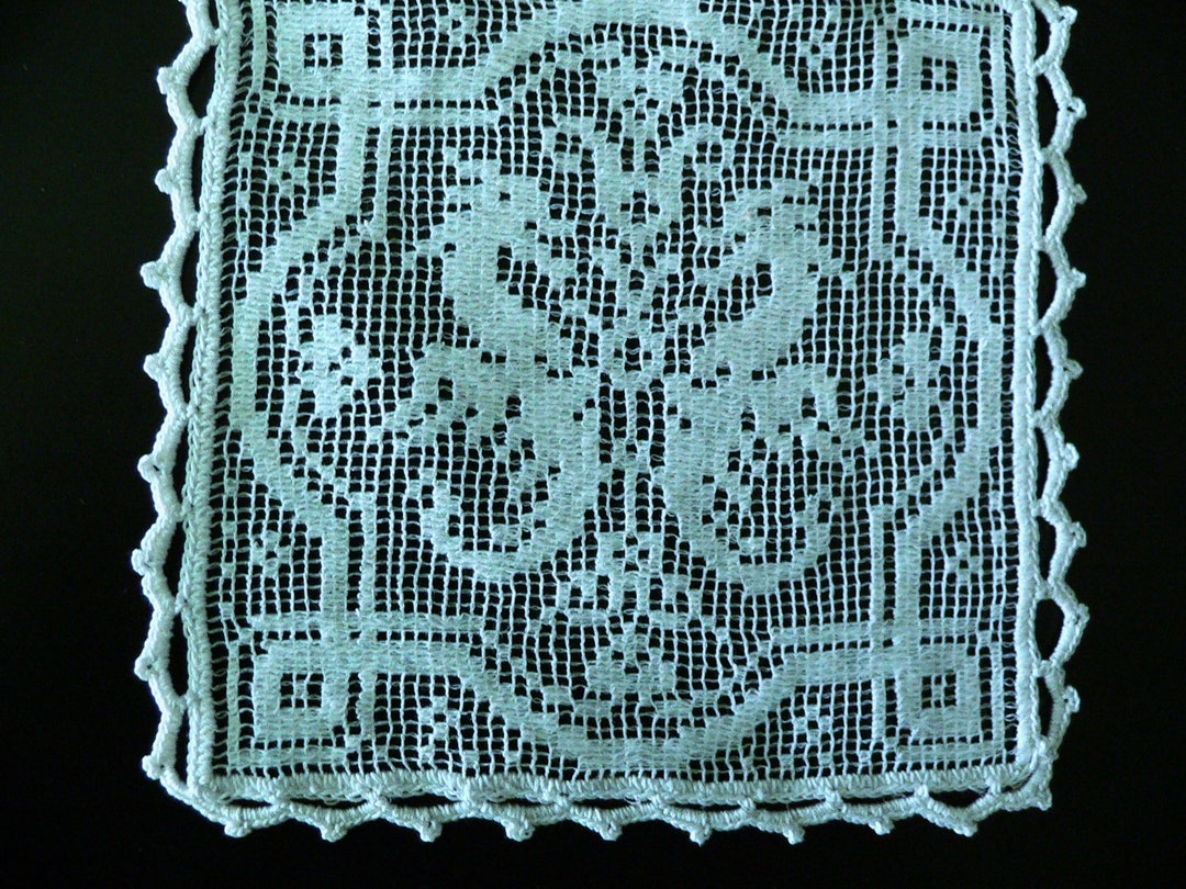 10 Machine-made Nottingham Leaver Lace. Cocktail Coaster, Square Mats ...