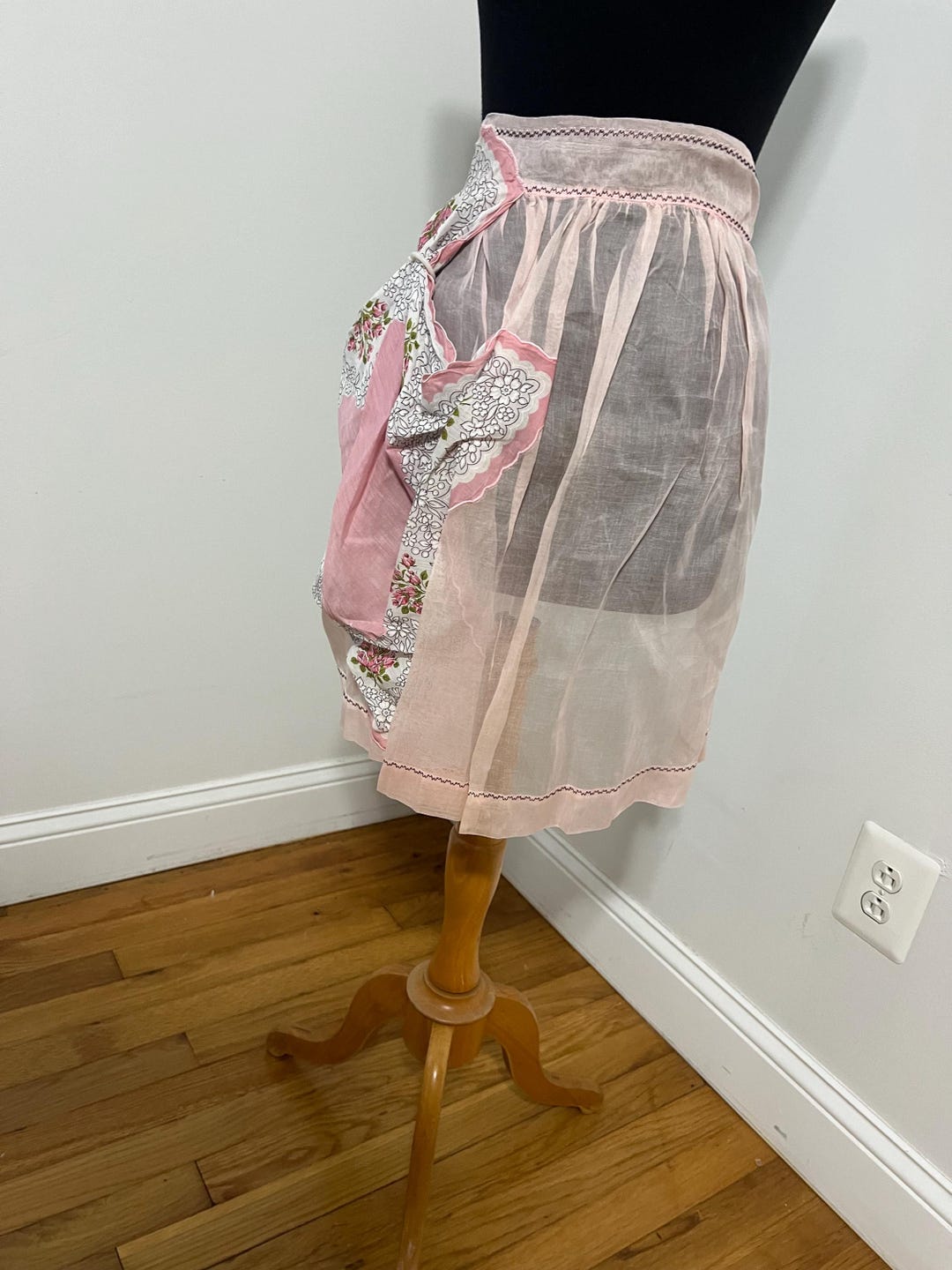 Vintage 50s Pale Pink Organdy Apron With Large Pink Floral Hankie for ...