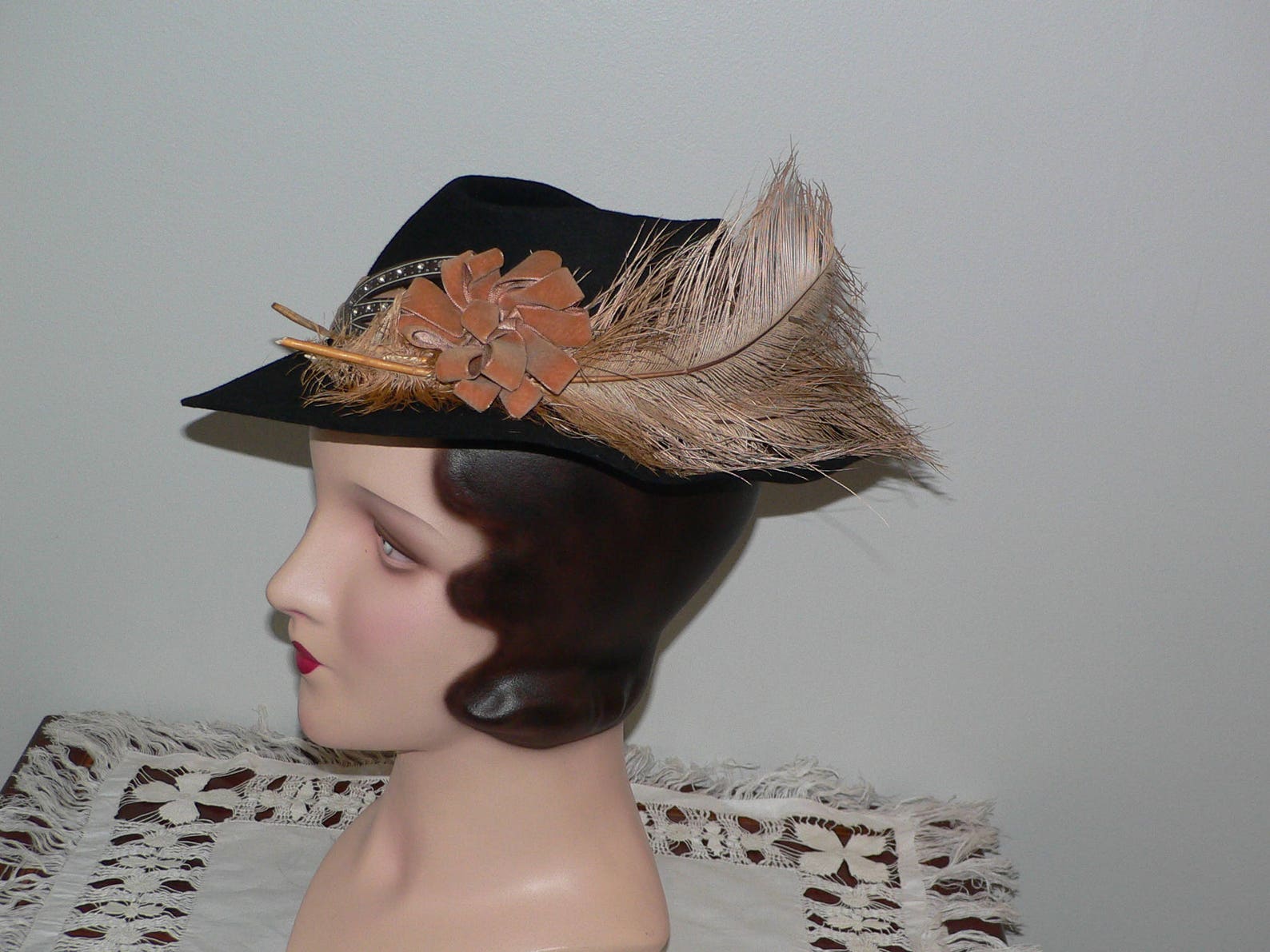 1930s- 40s Slouch Fedora Hat Brown Felt With Tan Velvet and Feathers - Etsy