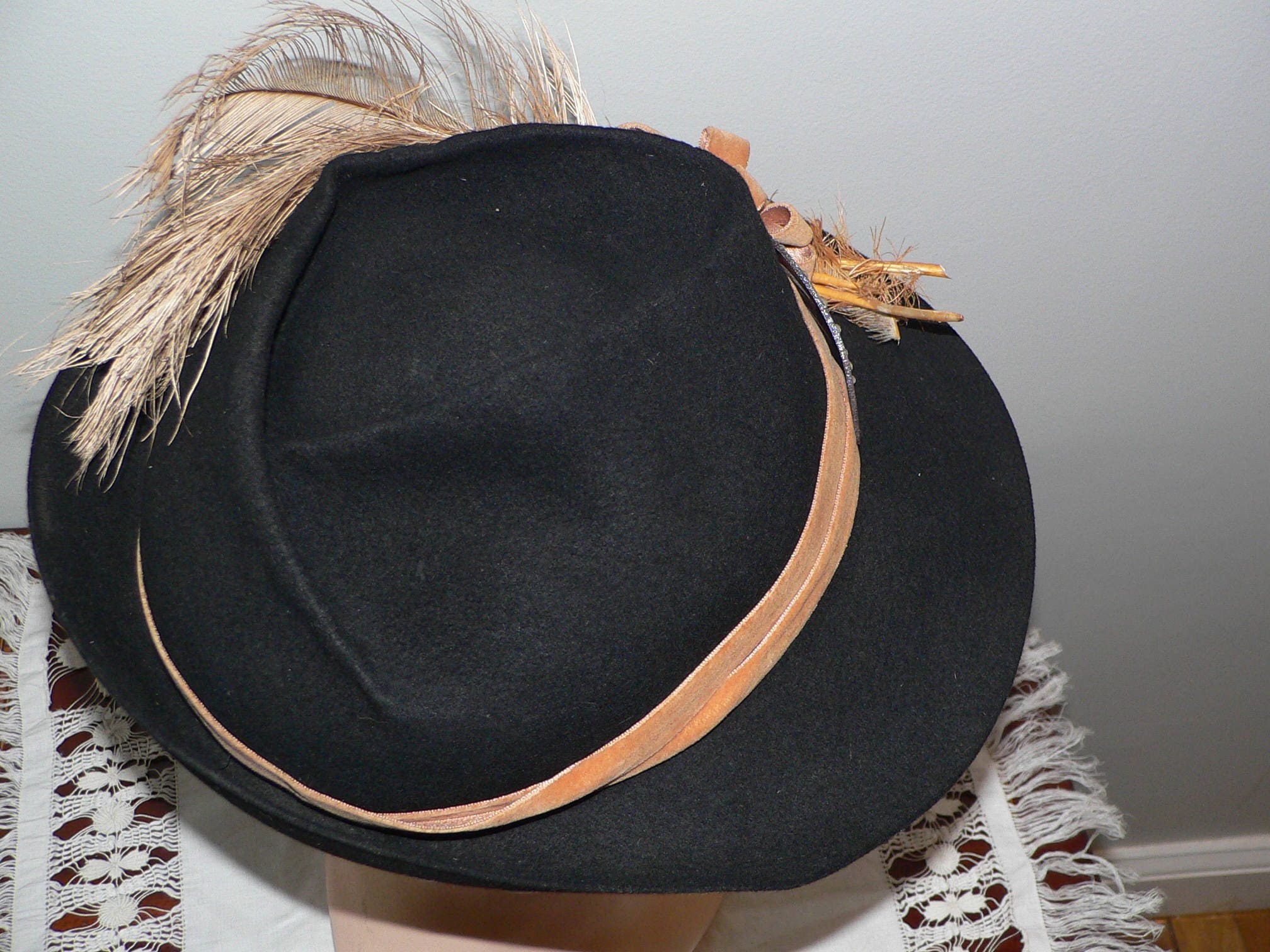 1930s- 40s Slouch Fedora Hat Brown Felt With Tan Velvet and Feathers - Etsy