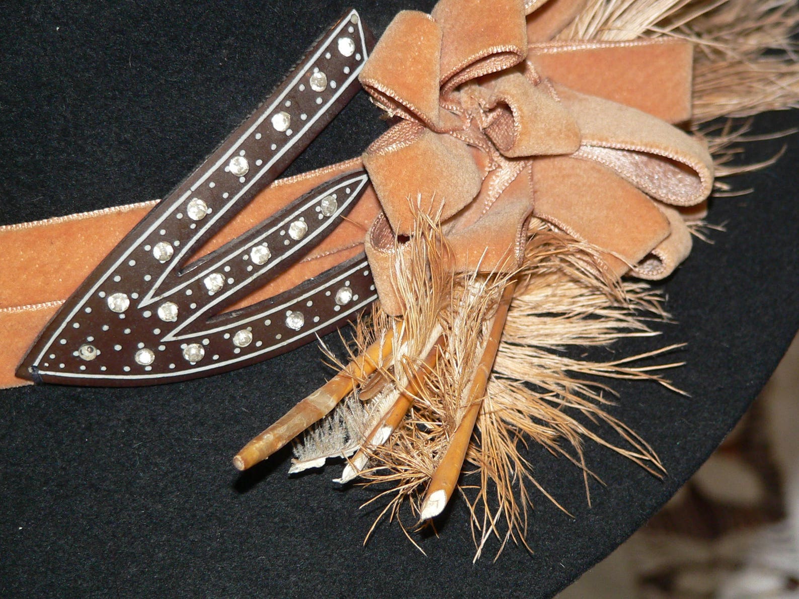 1930s- 40s Slouch Fedora Hat Brown Felt With Tan Velvet and Feathers - Etsy