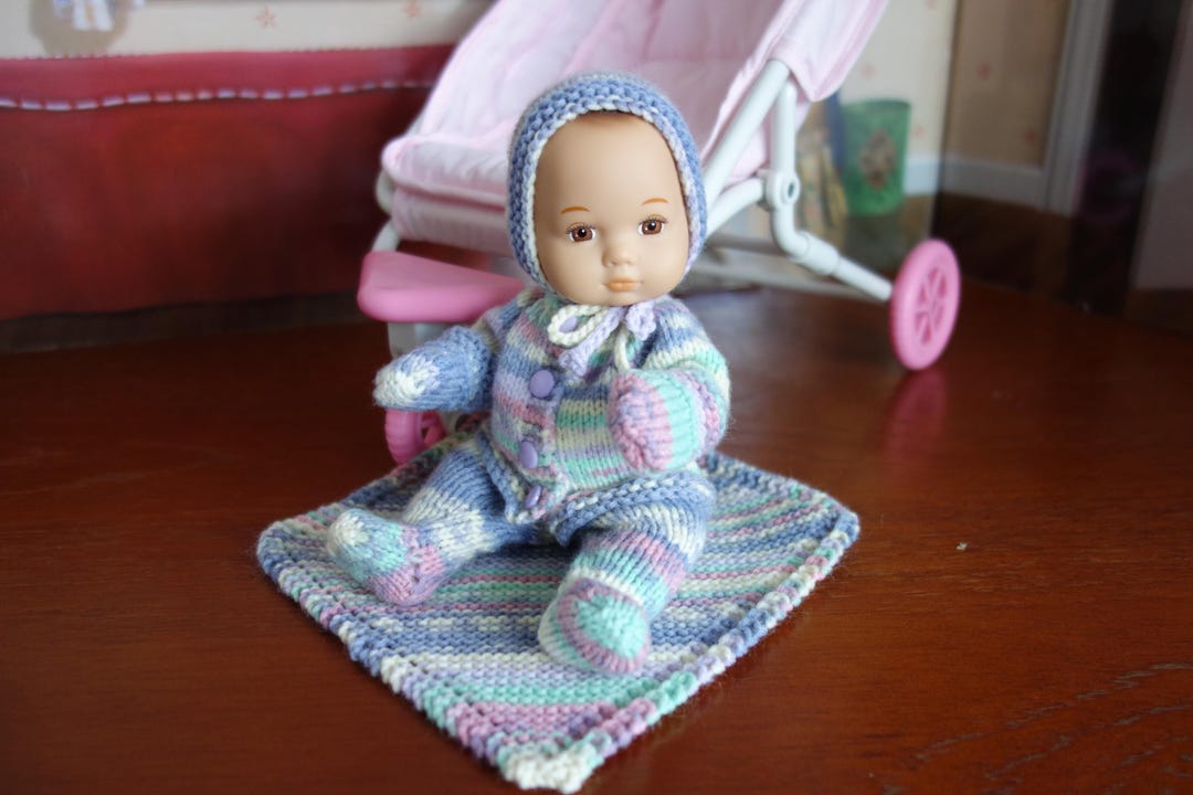 8 Doll Clothes Hand Knitted Pram Set. Leggings, Jacket, Bonnet, Mittens ...