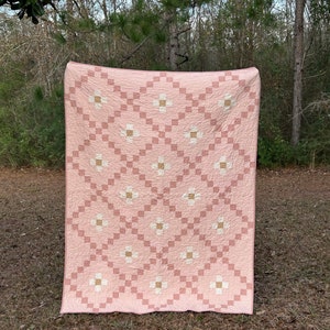 Daisy Garden PDF Quilt Pattern by Theowlhutch | Baby Quilt, Throw Size ...