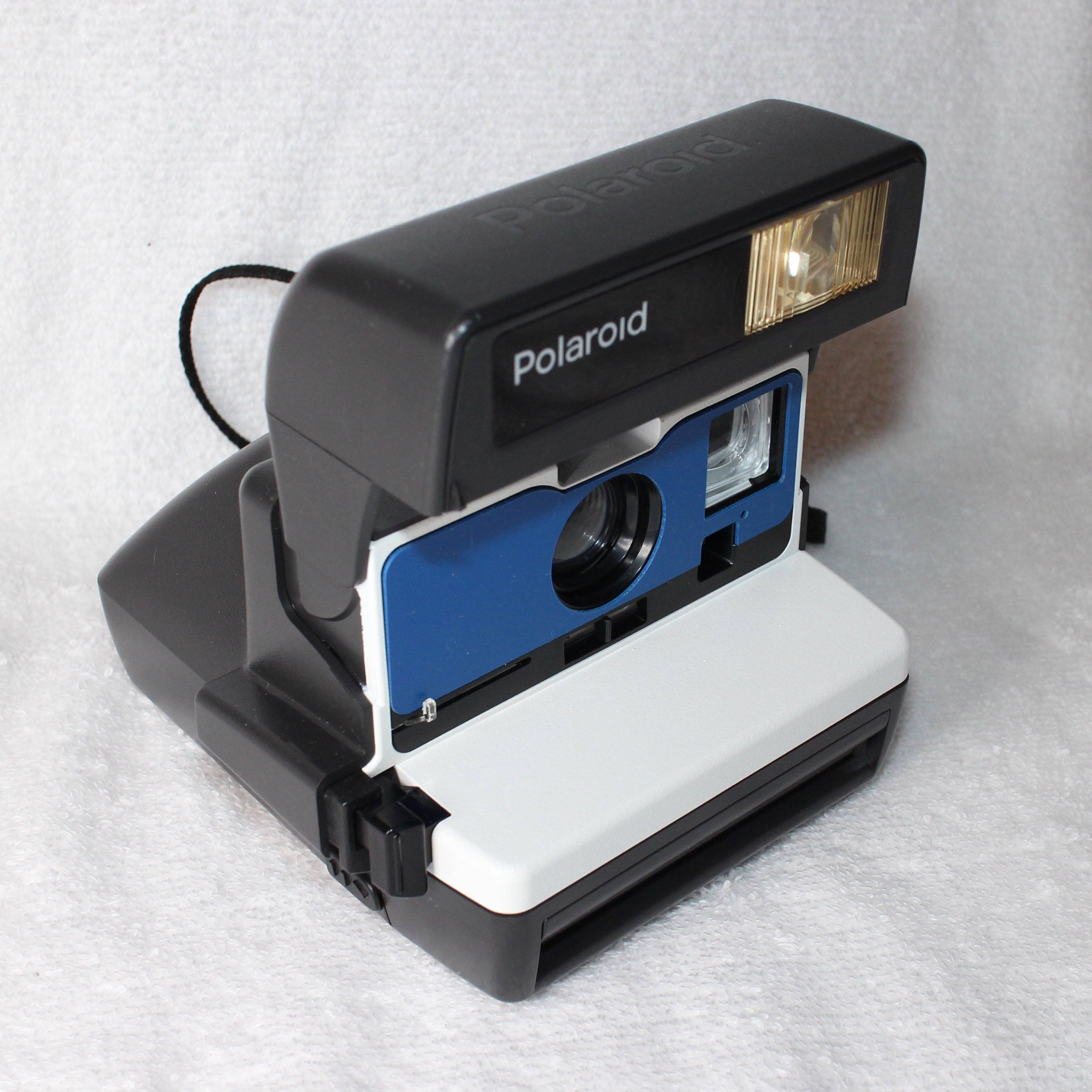White and Blue Front Fully Working Polaroid 600 OneStep With Close Up ...