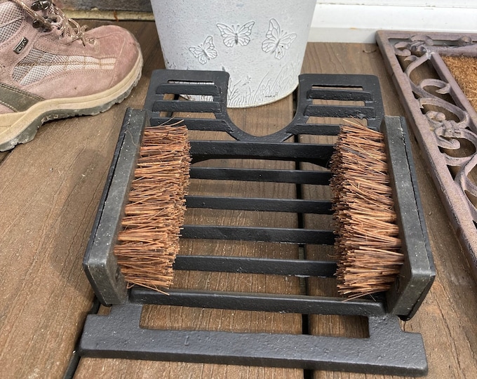 Rustic Cast Iron Snail Boot Brush and Jack, Boot Accessories, Muddy ...