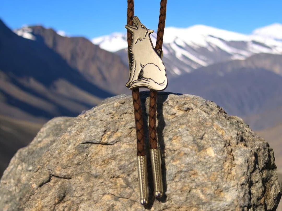 Silver Bolo Tie Howling Wolf Bolo Tie Coyote Bolo Tie Animal Necklace ...