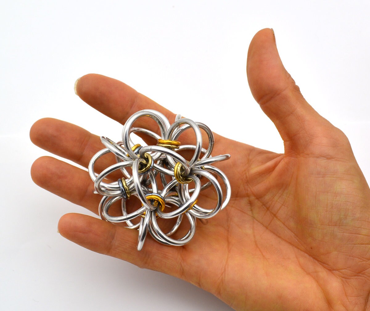 Chainmaille Kit: Japanese Ball Ornament dodecahedron Makes | Etsy