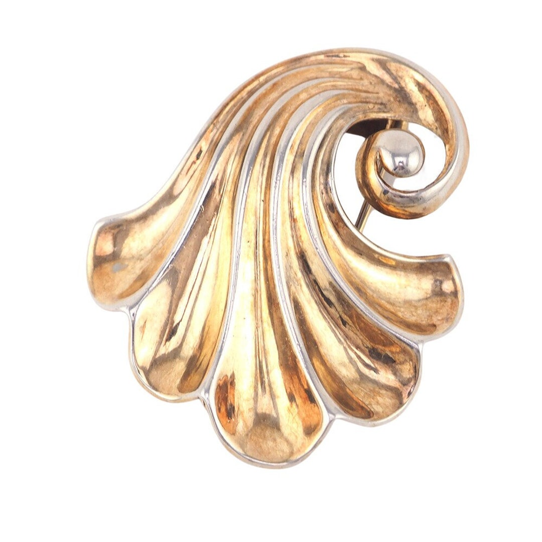 Trifari Fur Clip, 1940s Trifari, Shell Fur Clip, Gold Plated, Vintage ...