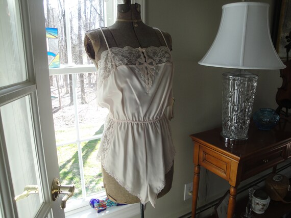 Vintage 1980's/90's Barbizon Light Pink Teddy Size M - Gem