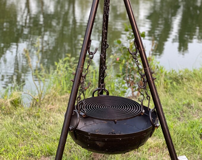 Rugged Tri-pod Grill Set With Hanging Firepit and Grill Grate for ...