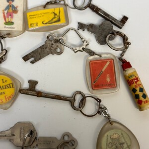 One Dozen Vintage French Advertising Keychains With Vintage Keys (lot ...