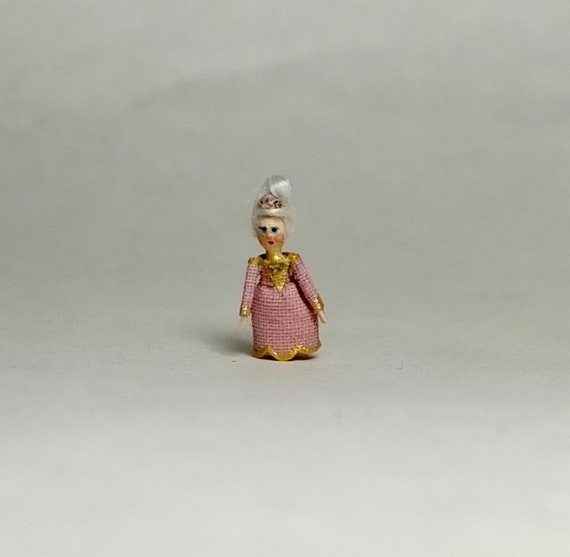 11 mm high Mini Doll Queen Anne 1:12 scale Dolls & Miniatures Art ...