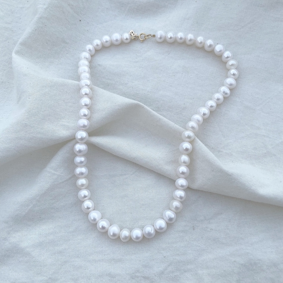 The Freshwater Pearl Necklace // Pearl Necklace Pearl Choker | Etsy
