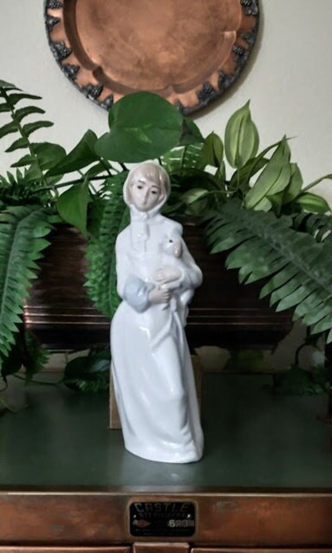 Dalia Figurine, Lady With Dog Vintage - Etsy