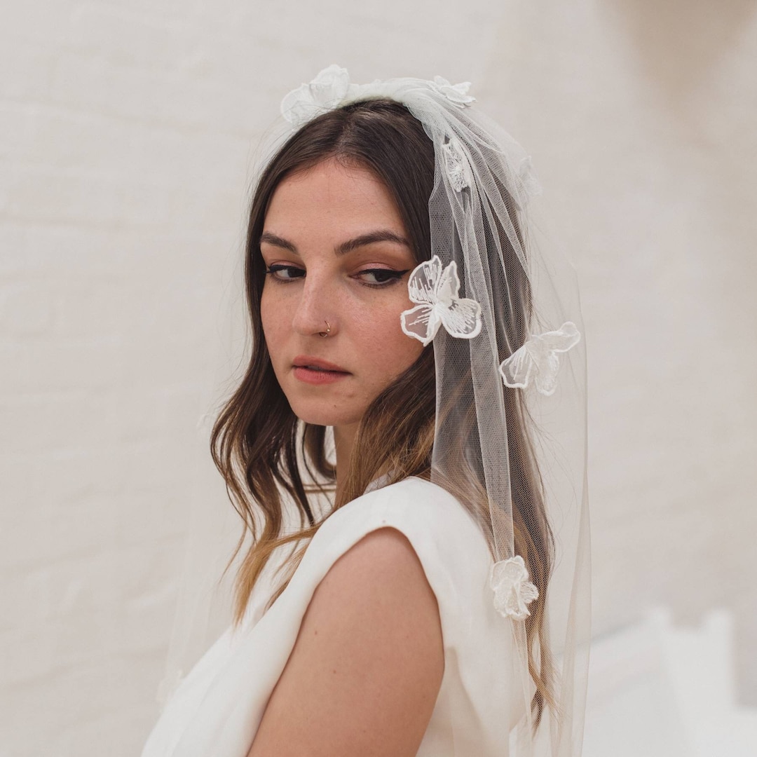 3D Flower Wedding Veil: Boho Bridal, English Tulle | LILA - Etsy