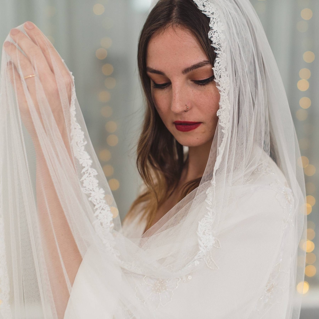 Lace Wedding Veil, Lace Edged Wedding Veil, Lace Trim Bridal Veil, Full ...