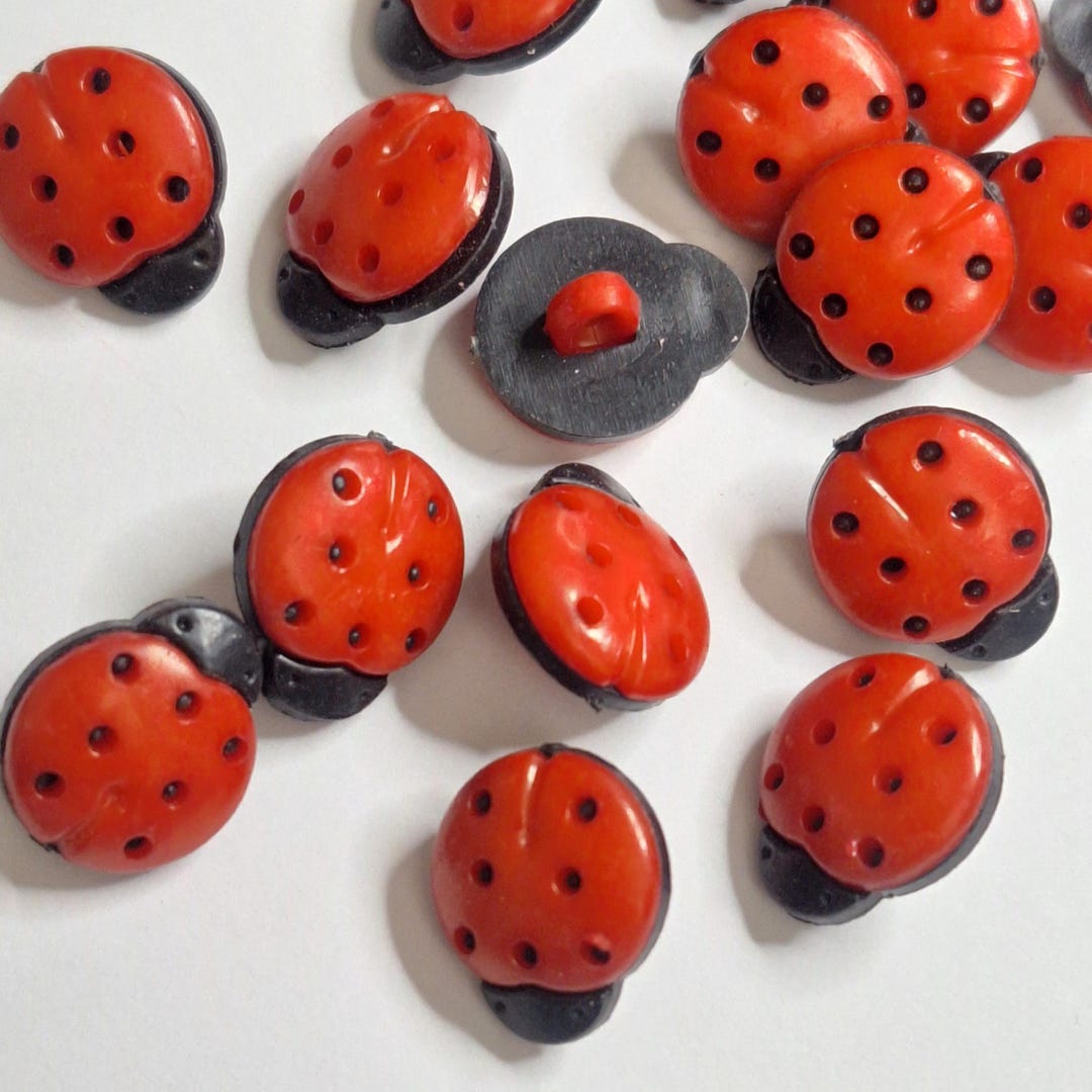 30 Red Ladybug Shaped Buttons 1/2 Inch, Shank Buttons Perfect for ...