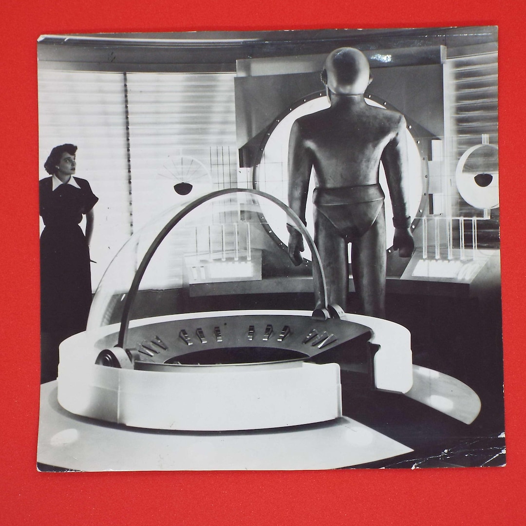 Vintage Photograph 1951 the Day the Earth Stood Still Gort & Patricia ...