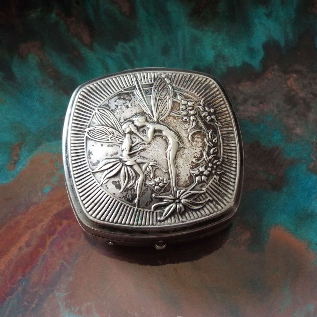 Vintage 1920's Djer Kiss Powder Compact Art Nouveau Kissing Fairies ...