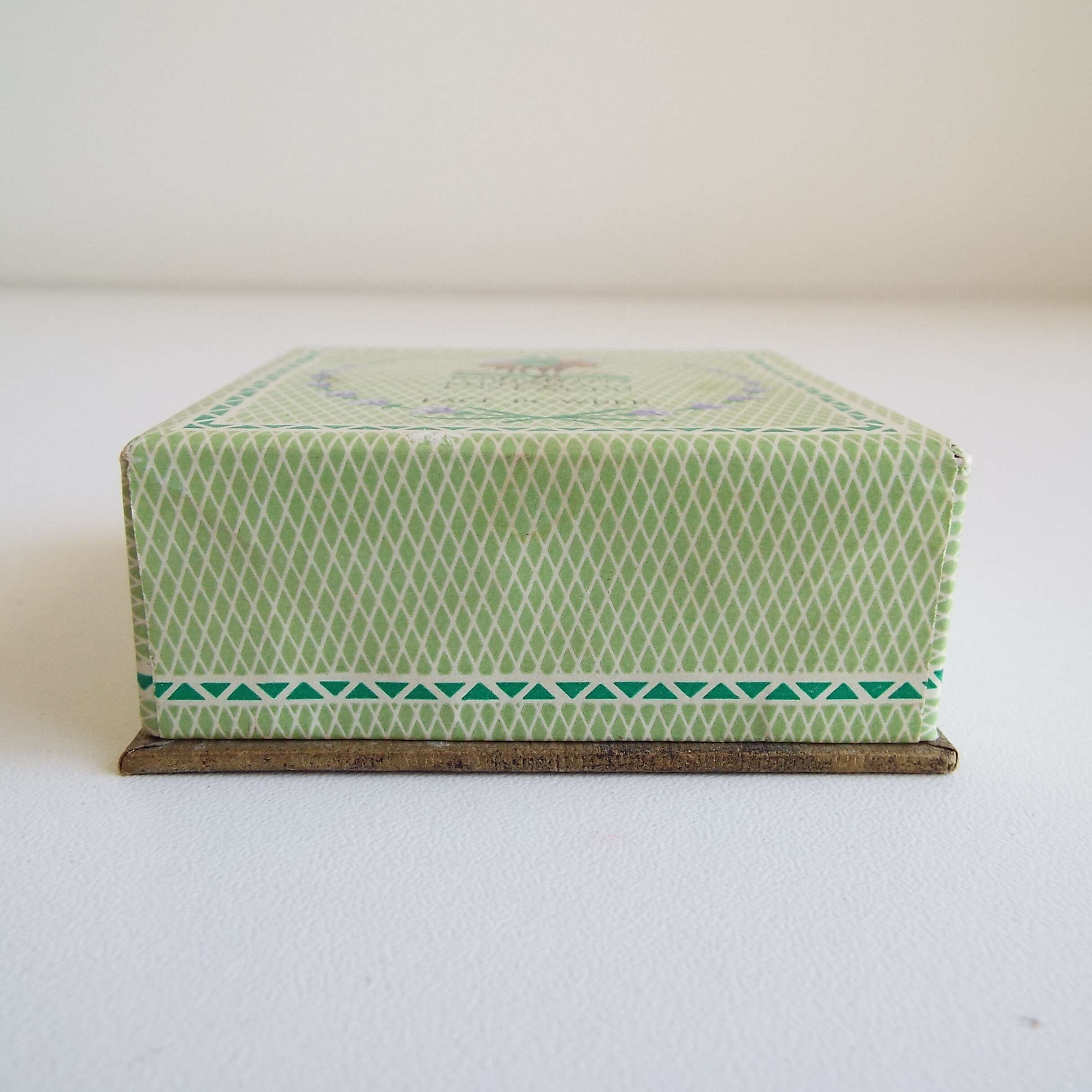 Vintage Potter & Moore's Original Mitcham Lavender Face Powder Box ...