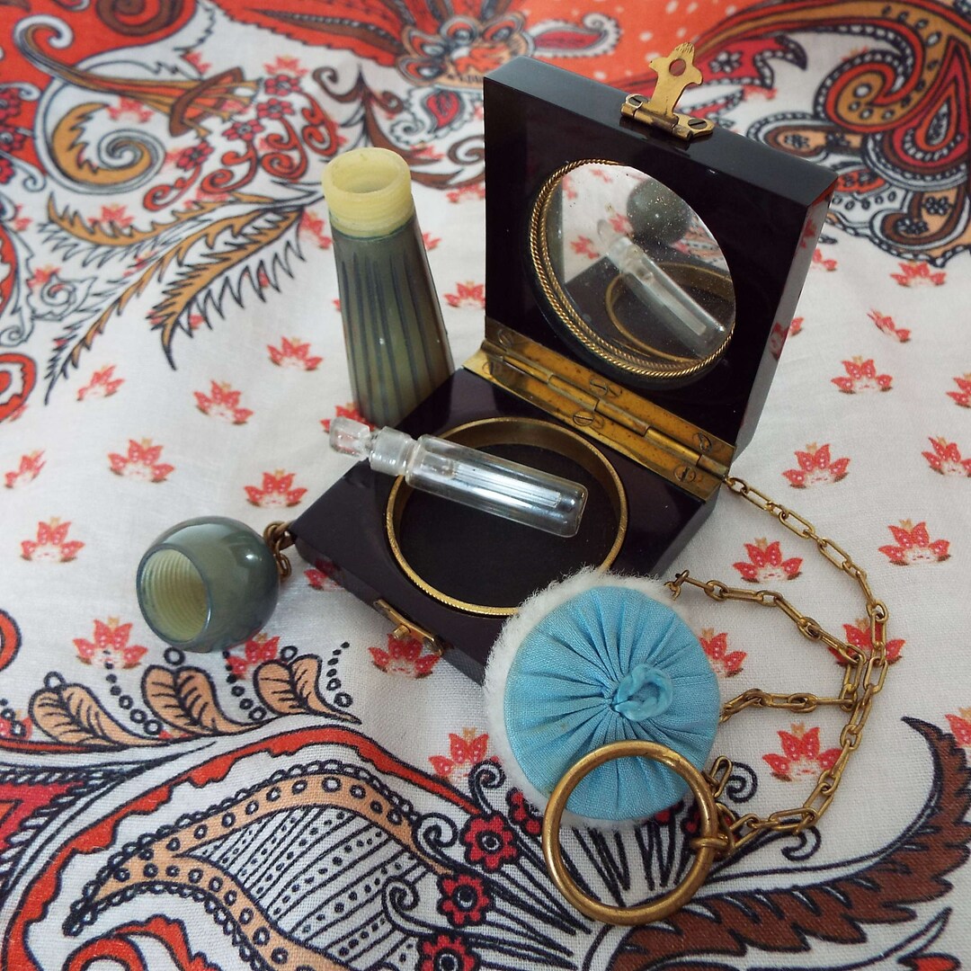 Rare Perfume & Powder Compact on Finger Ring Chain Elk Design Duo Tango ...