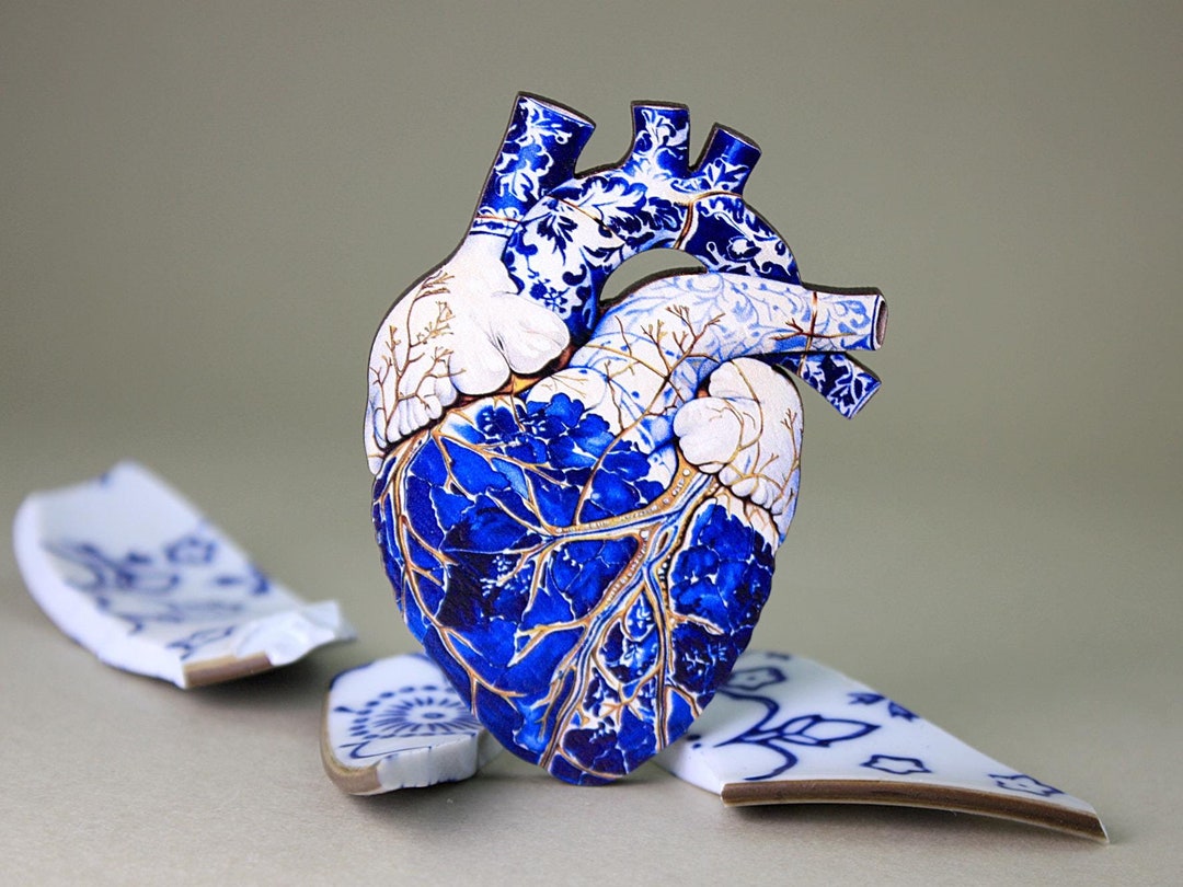 BROKEN BEAUTY ++ Big Wooden Surreal Kintsugi Anatomical Heart Gold ...