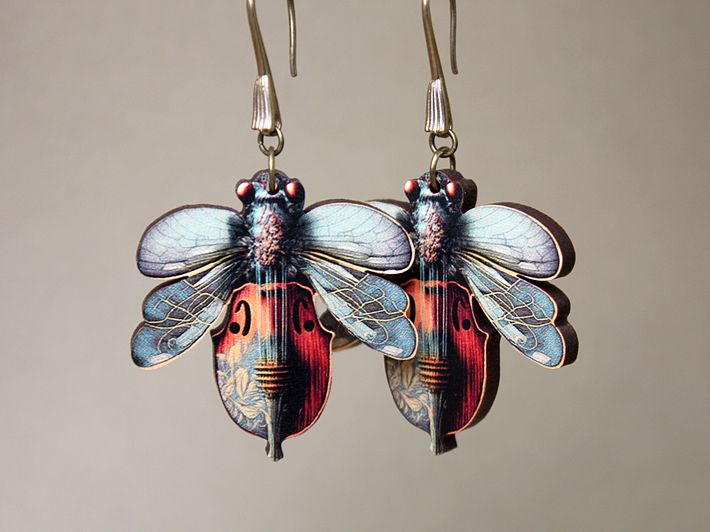 ONE HIT WONDER ++ Surreal Violin Insect Vintage Styled Collage Gift ...