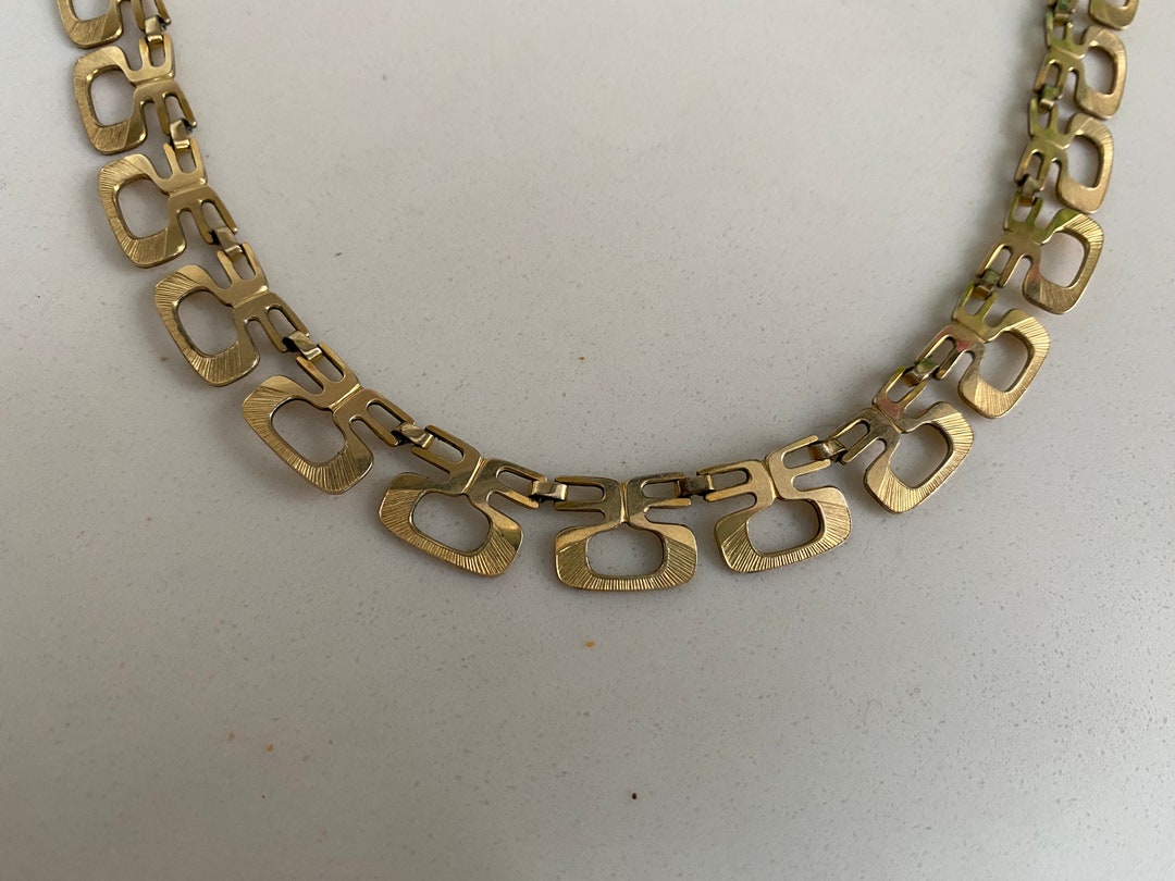 1970s Stunning Goldtone Textured Omega Logo Style Necklace Unique ...