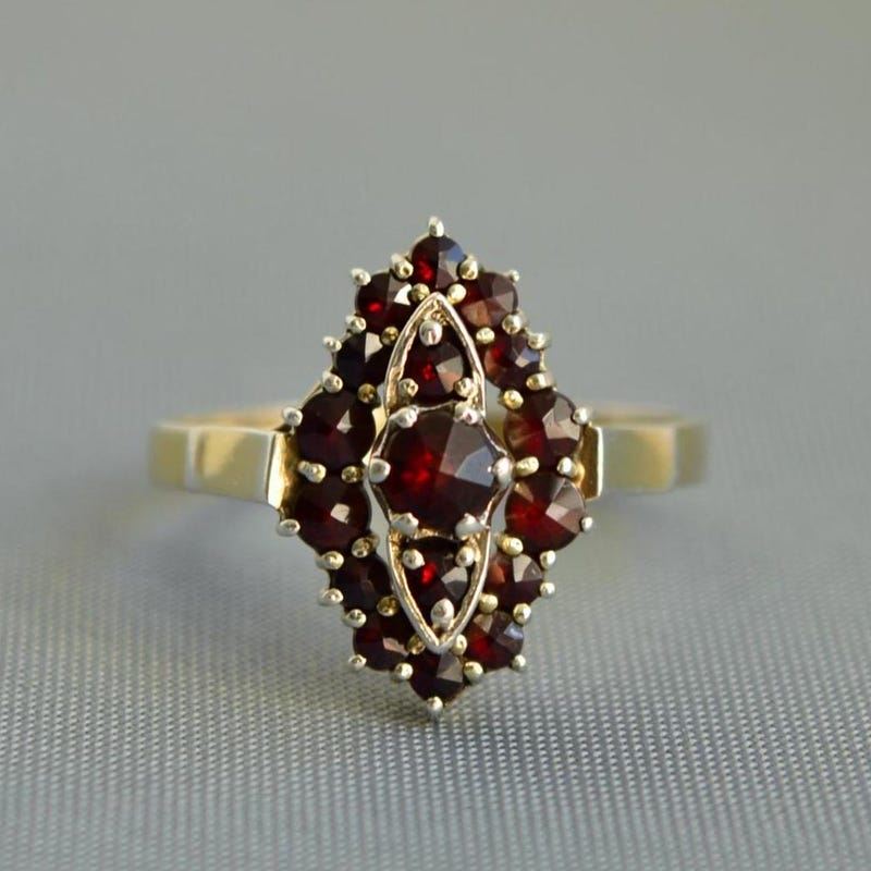 Antique Garnet Ring - Etsy