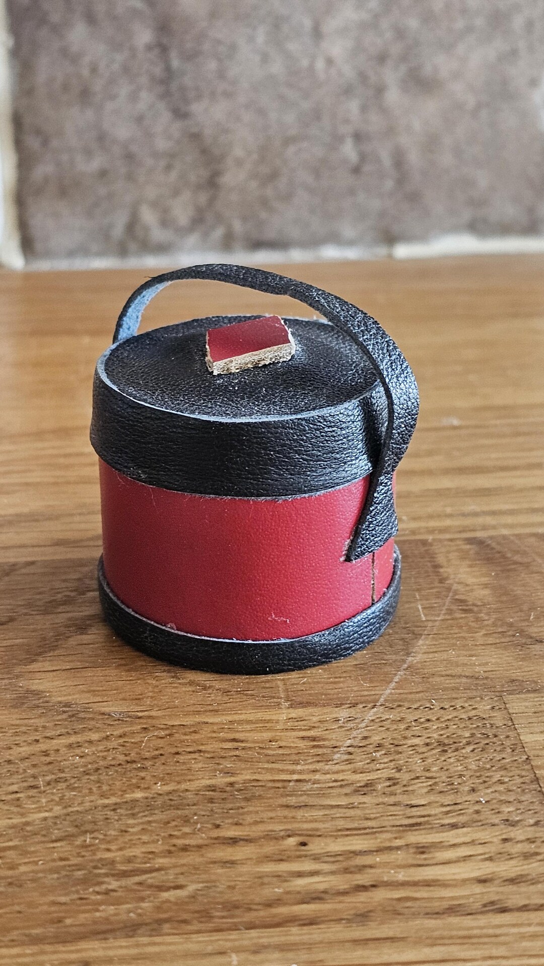 1/12th Scale Miniatures Dolls House Miniatures Furniture/ Shop / HAT ...