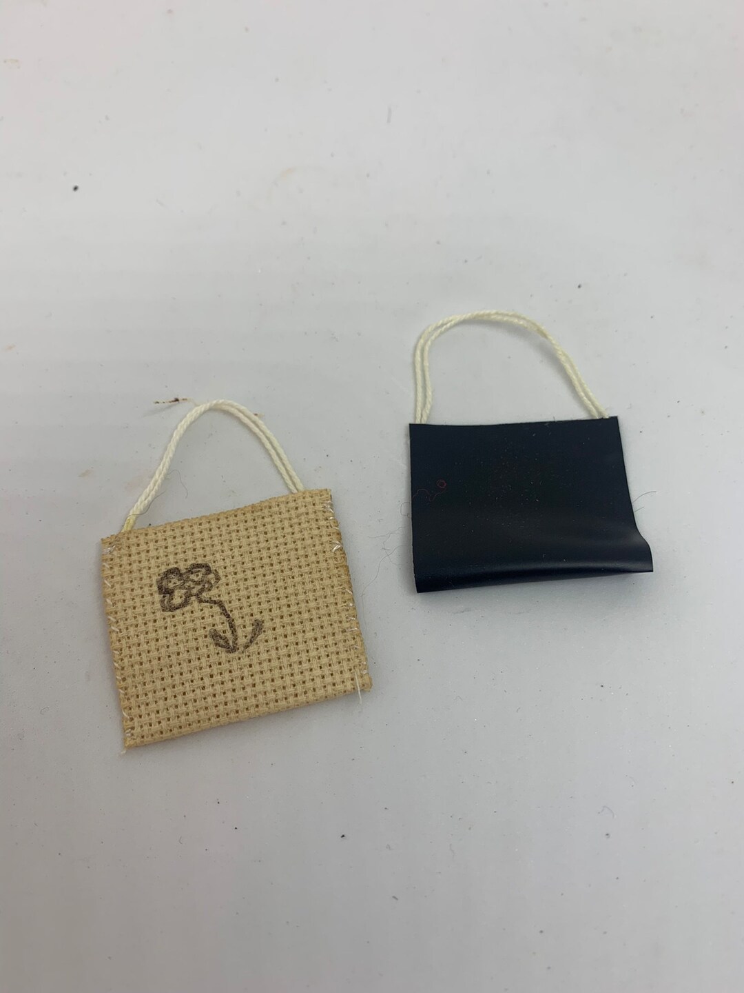 1/12th Scale Miniatures Dolls House Miniatures Furniture/ Shop / BAG ...