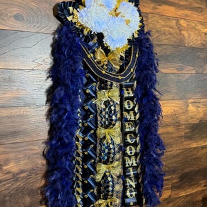 Texas Shaped Mega Homecoming Mum, Custom Homecoming Mums, Spirit Mums ...