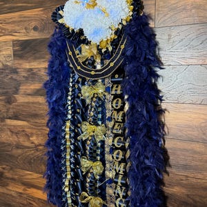 Texas Shaped Mega Homecoming Mum, Custom Homecoming Mums, Spirit Mums ...