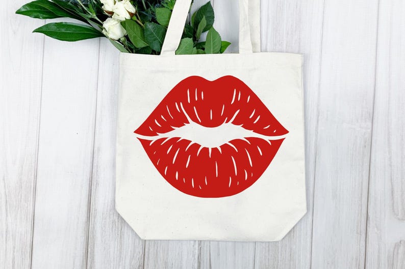 Kissy Lips Svg - Lips Png Clipart - Cut File - Svg - Dxf - Eps - Png ...