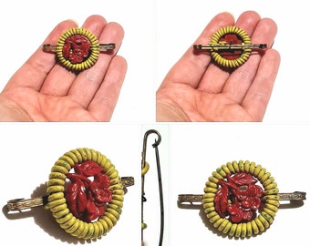 Amazing Original 1940s Wirework Make Do and Mend Wartime Brooch in Red and Cameo Button in the ...