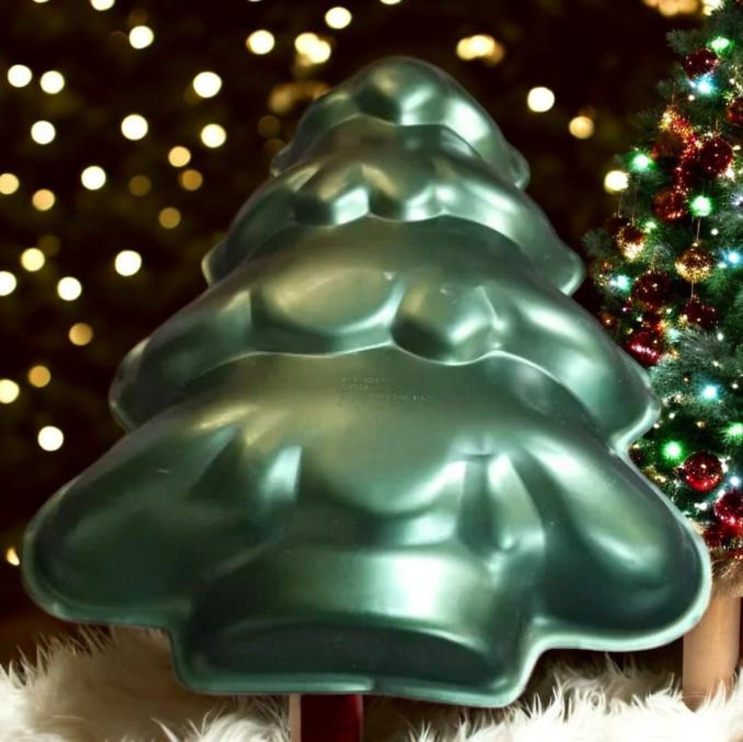 Vintage Wilton Christmas Tree Cake Pan: Green Aluminum Holiday Baking ...