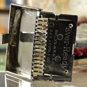 Complete Ever-ready 1924 Shovelhead Single Edge Safety Razor With Blade ...