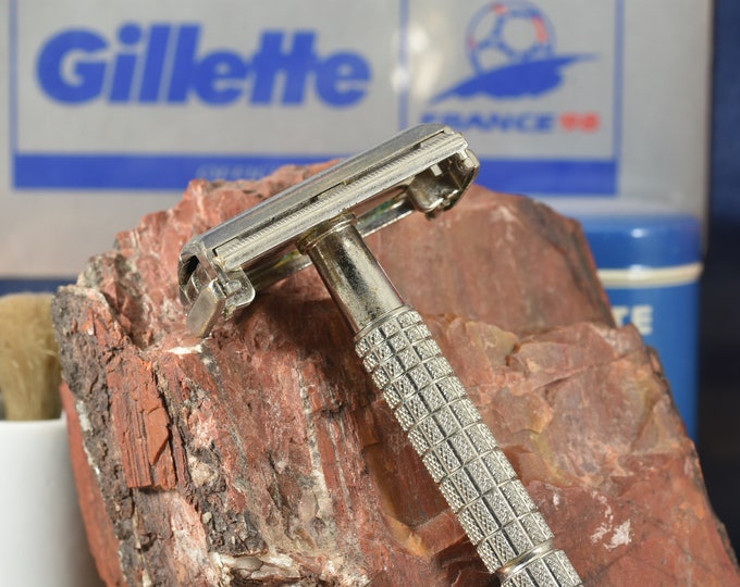Good 1955 A1 Gillette Flare Tip Super Speed Double Edge Safety Razor ...