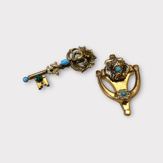 Coro pegasus 1940’s key and door knocker pin set - Gem