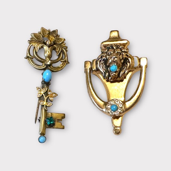 Coro pegasus 1940’s key and door knocker pin set - Gem