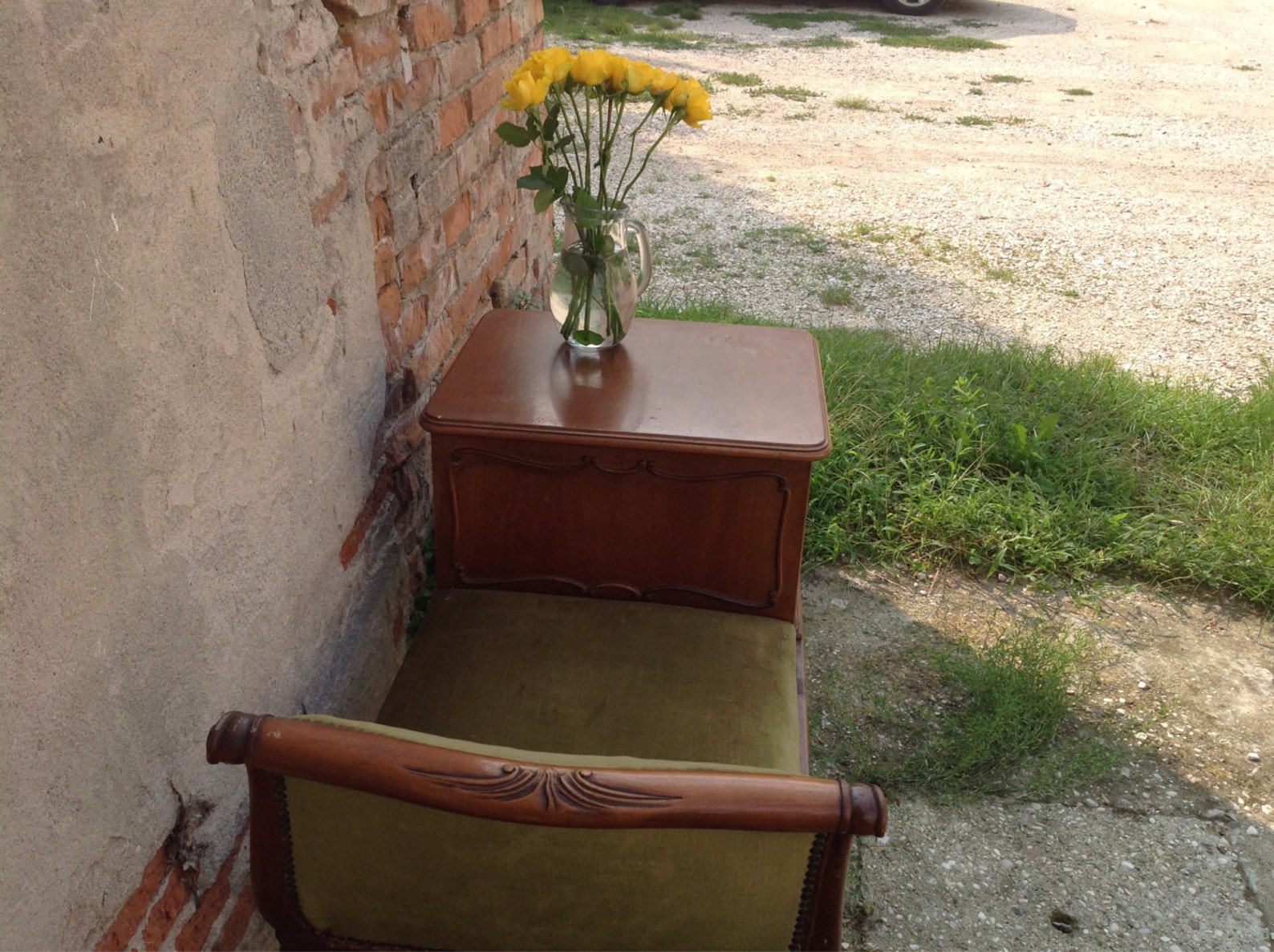 Vintage Phone Sofa. in Wood and Green Velvet. - Etsy