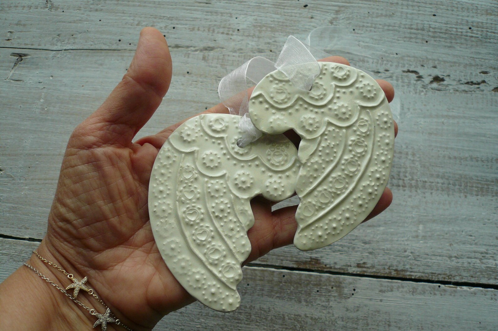 Le ali dell'angelo ali angelo in ceramica bianca decorazione natalizia ...