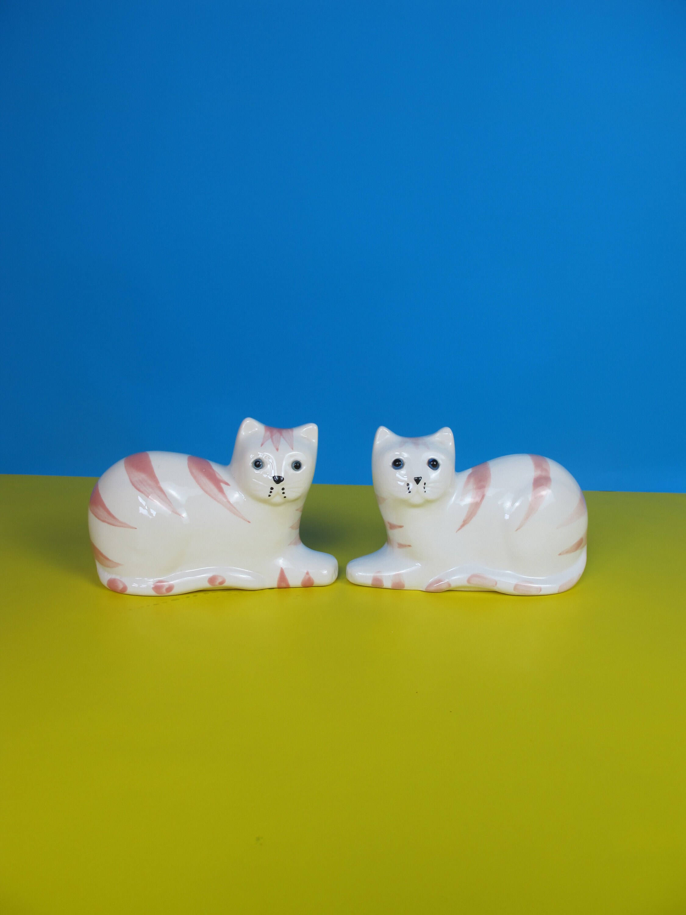 Vintage hand painted ceramic cat figurines Art & Collectibles Figurines ...