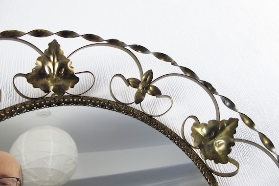 Fancy Round Gold Frames