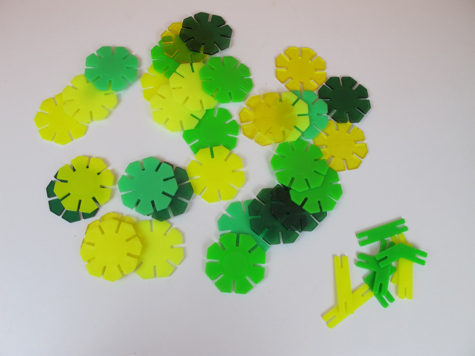 Vintage Octons. Fabulous Bright Greens - Translucent and Opaque. Build ...